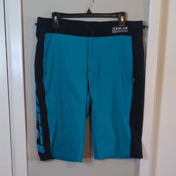 Yeti | Shorts | Yeti Cycles Mens Turquise And Black Mountain Bike Short ...